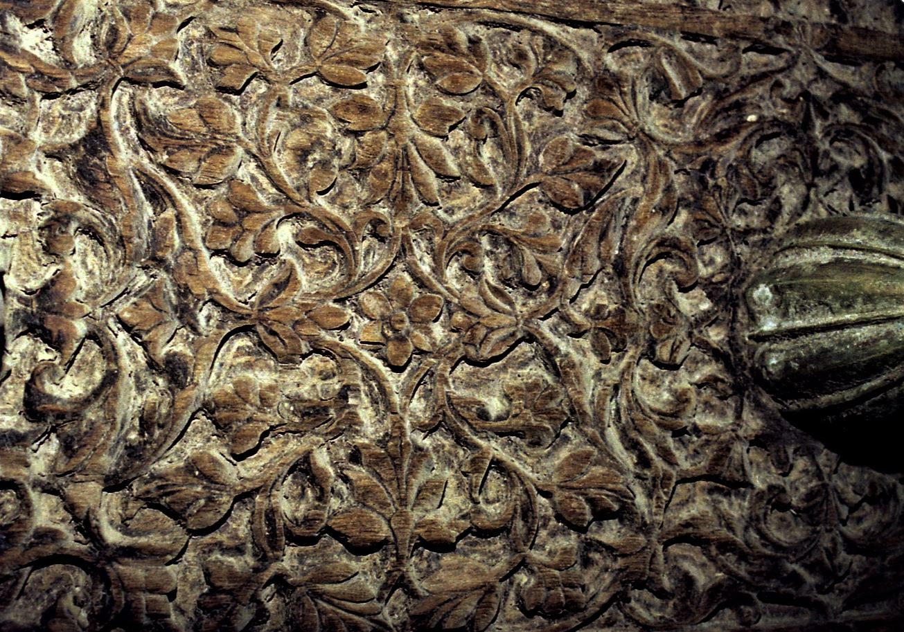 OMANI DESIGNS Omani silver antiques mandoos souq